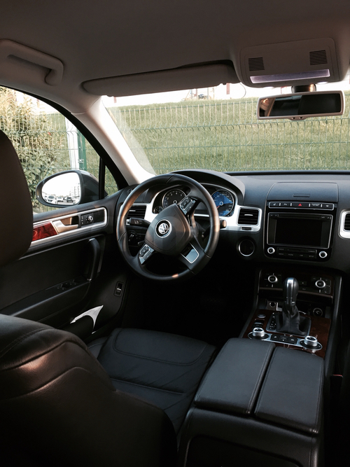Volkswagen Touareg '2015, 2 поколение [рестайлинг] VIP